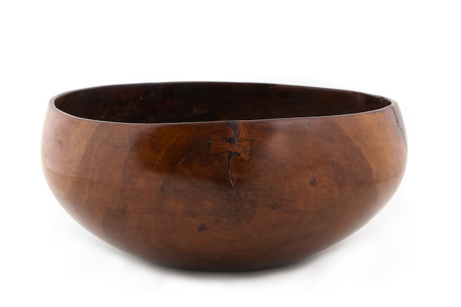 Bonhams : A large wood bowl, pakaka, Hawaiian Islands