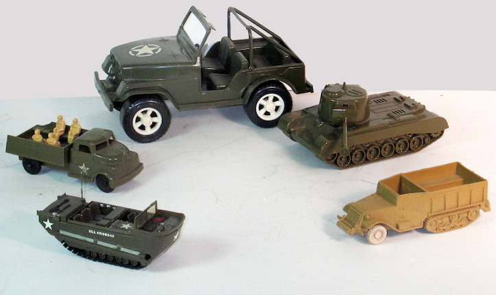Bonhams : Plastic military vehicles
