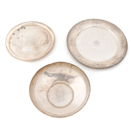 Bonhams : An assembled three piece group of American sterling silver ...