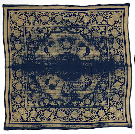 Bonhams : A rare large loom double damask silk hanging Ming dynasty