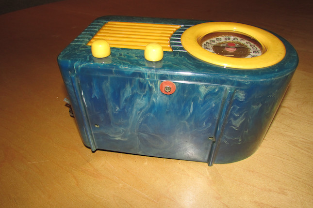 Bonhams : A Fada 1000 Bullet 1945 marbleized blue case with yellow ...