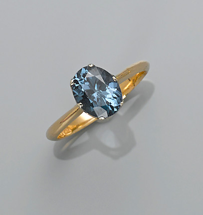 Bonhams : Blue Spinel Ring