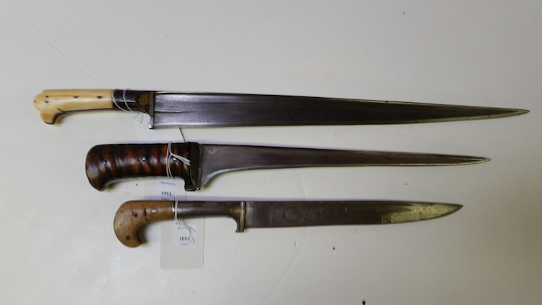 Bonhams : A lot of three Khyber knives