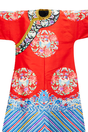 Bonhams : A MANCHU woman's embroidered silk INformal robe, Changfu Late ...