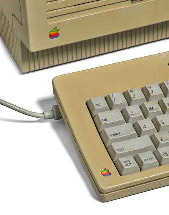 Bonhams : A MACINTOSH USED BY STEVE JOBS AT NEXT, INC. Macintosh SE ...