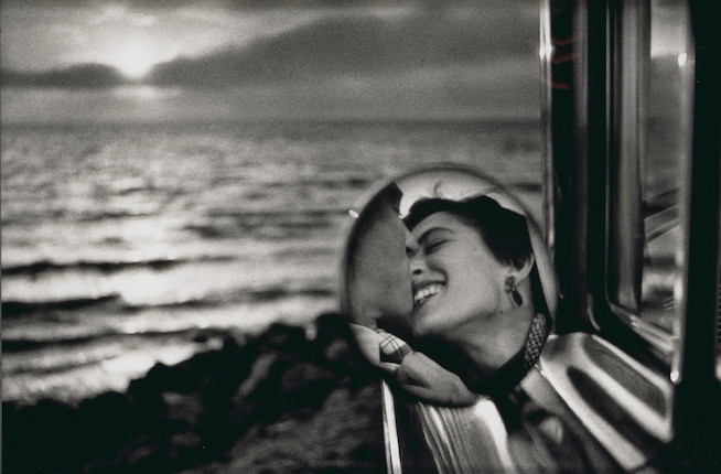 Bonhams : Elliott Erwitt (born 1928); California Kiss;