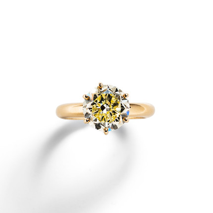 Bonhams Skinner : A FANCY LIGHT YELLOW DIAMOND SOLITAIRE