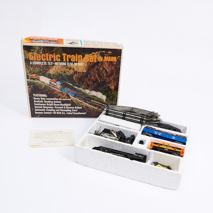 Bonhams Skinner : Vintage Electric Model Train Set Louis Marx and ...
