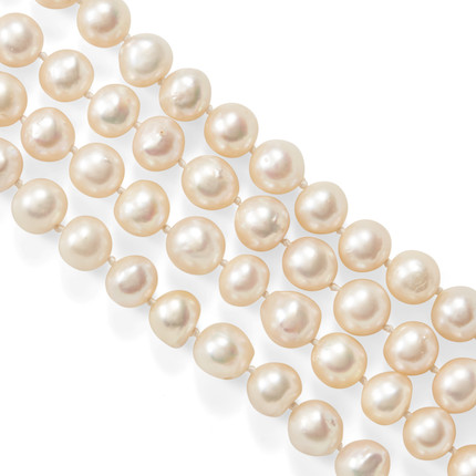 Bonhams Skinner : A LONG STRAND OF CULTURED PEARLS