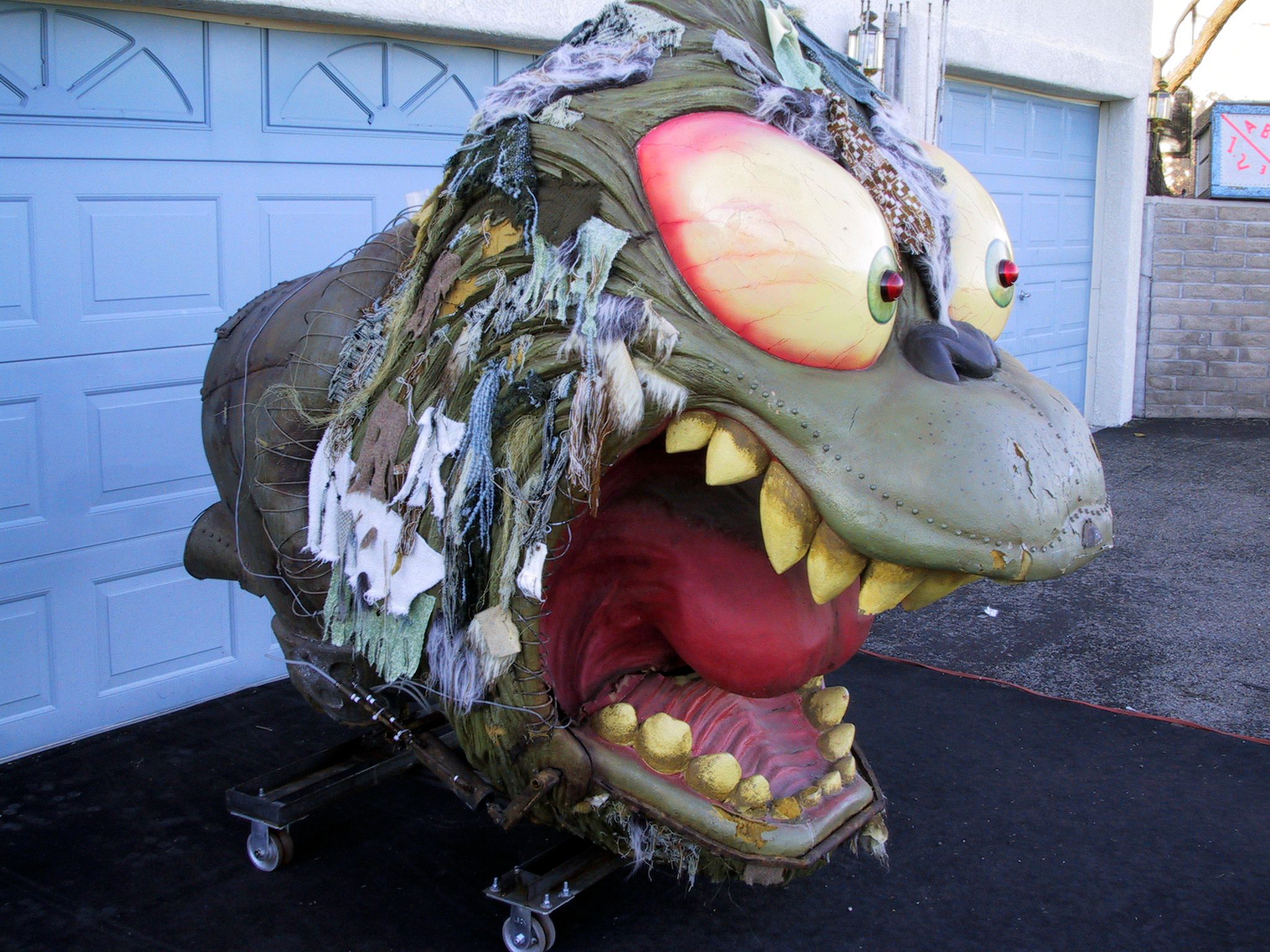 Bonhams Cars : Bark Amplifier from the Grinch’s cave How the Grinch ...