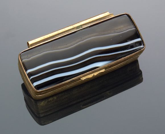 Bonhams : Agate Snuff Box