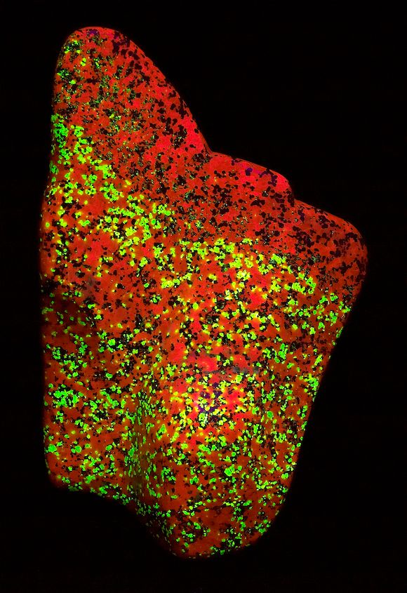 Bonhams : Free-form Calcite-Willemite Sculpture on Stand