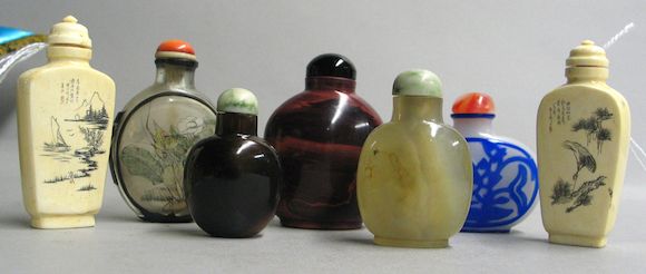 Bonhams : Ten snuff bottles