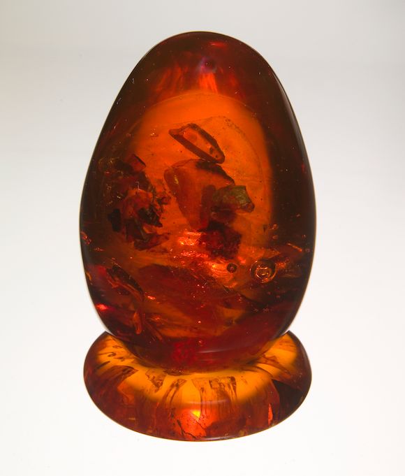 Bonhams : Amber Egg