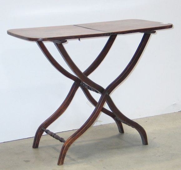 Bonhams : A Victorian mahogany coach table