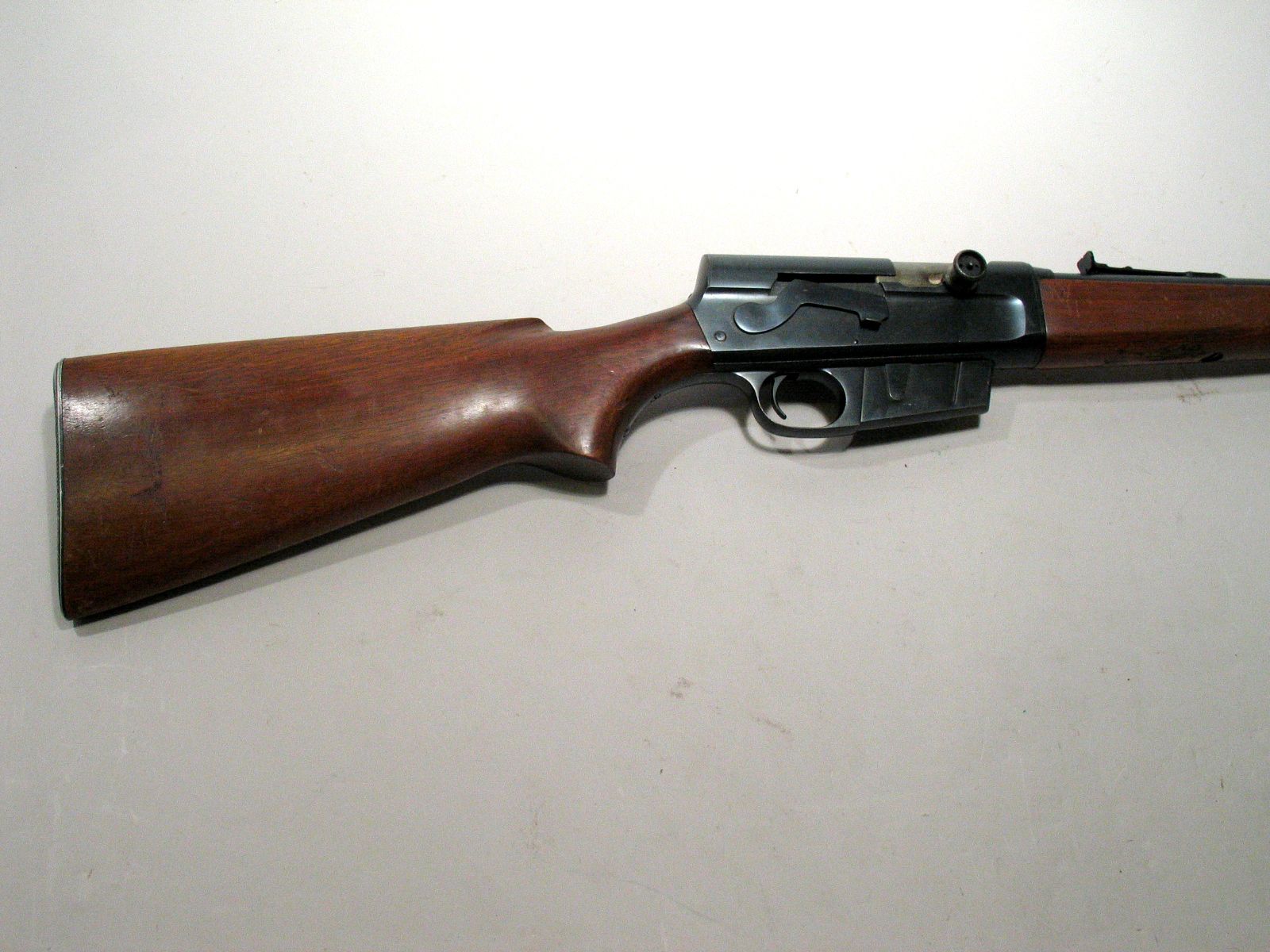 A Remington Model 81 Woodmaster semi-automatic rifle - auctions & price ...