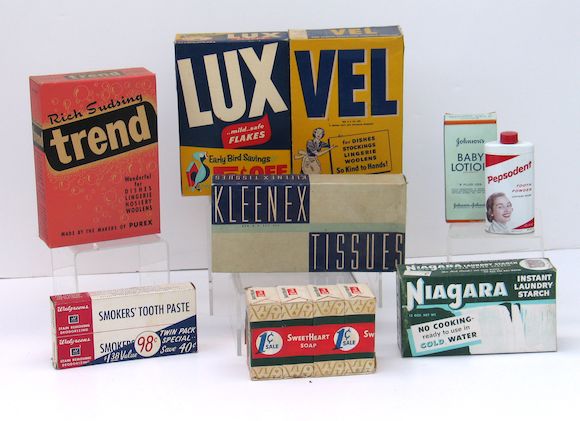 Bonhams : An assortment of sundry items