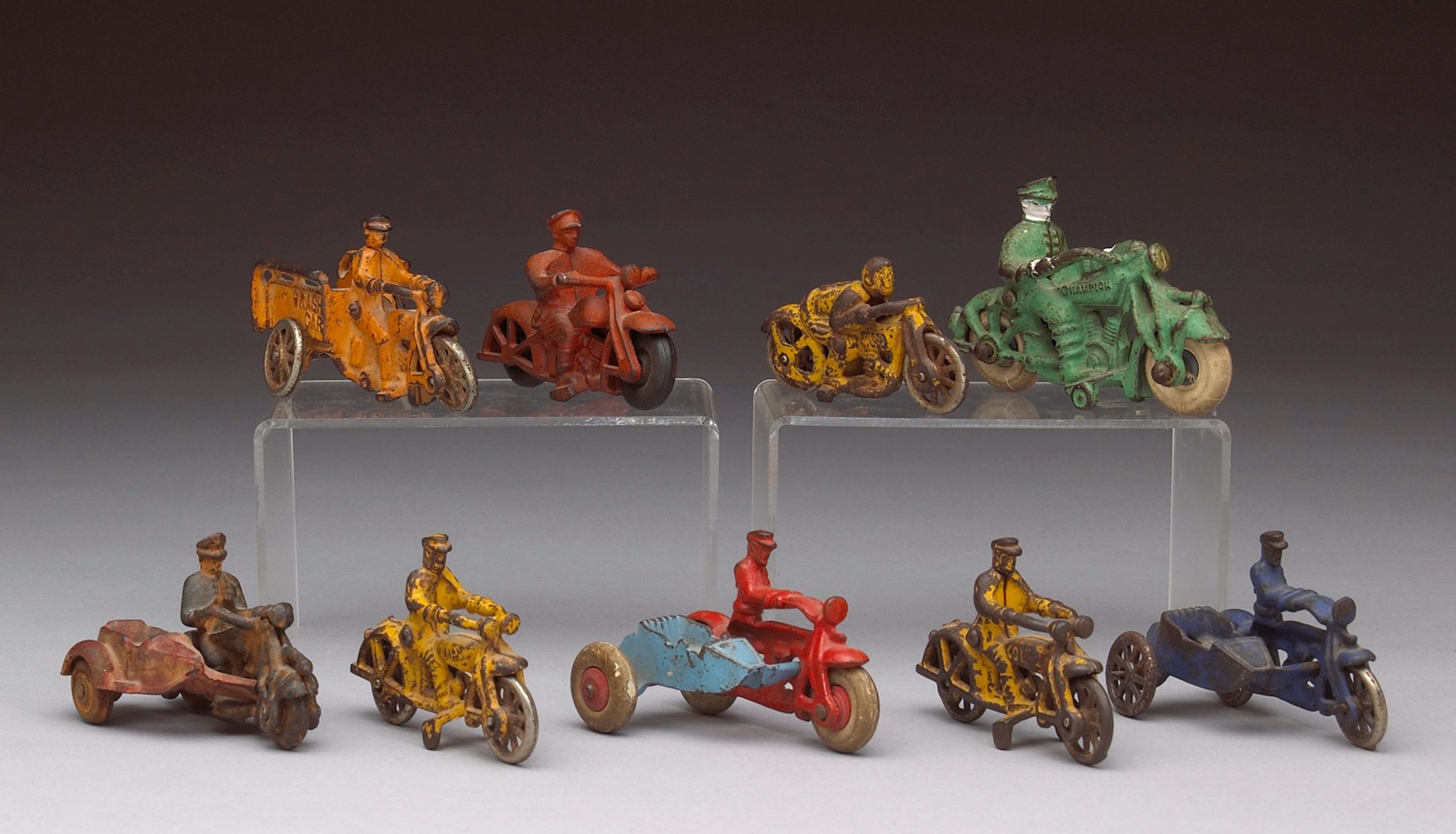 Bonhams Cars : An assortment of 4-5-6in motorcycles