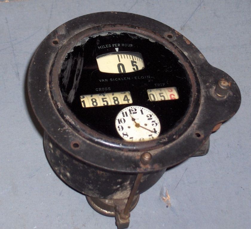 Bonhams Cars : A combination dashboard instrument, 3in diameter