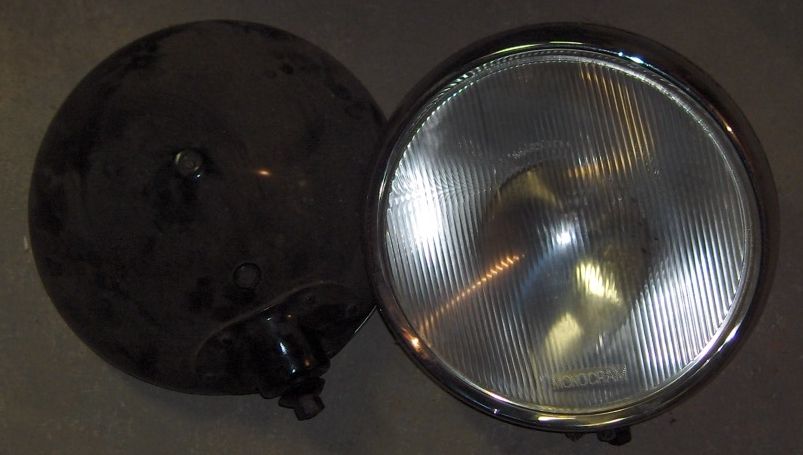 Bonhams Cars : A large pair of electric head lamps, 11in diameter