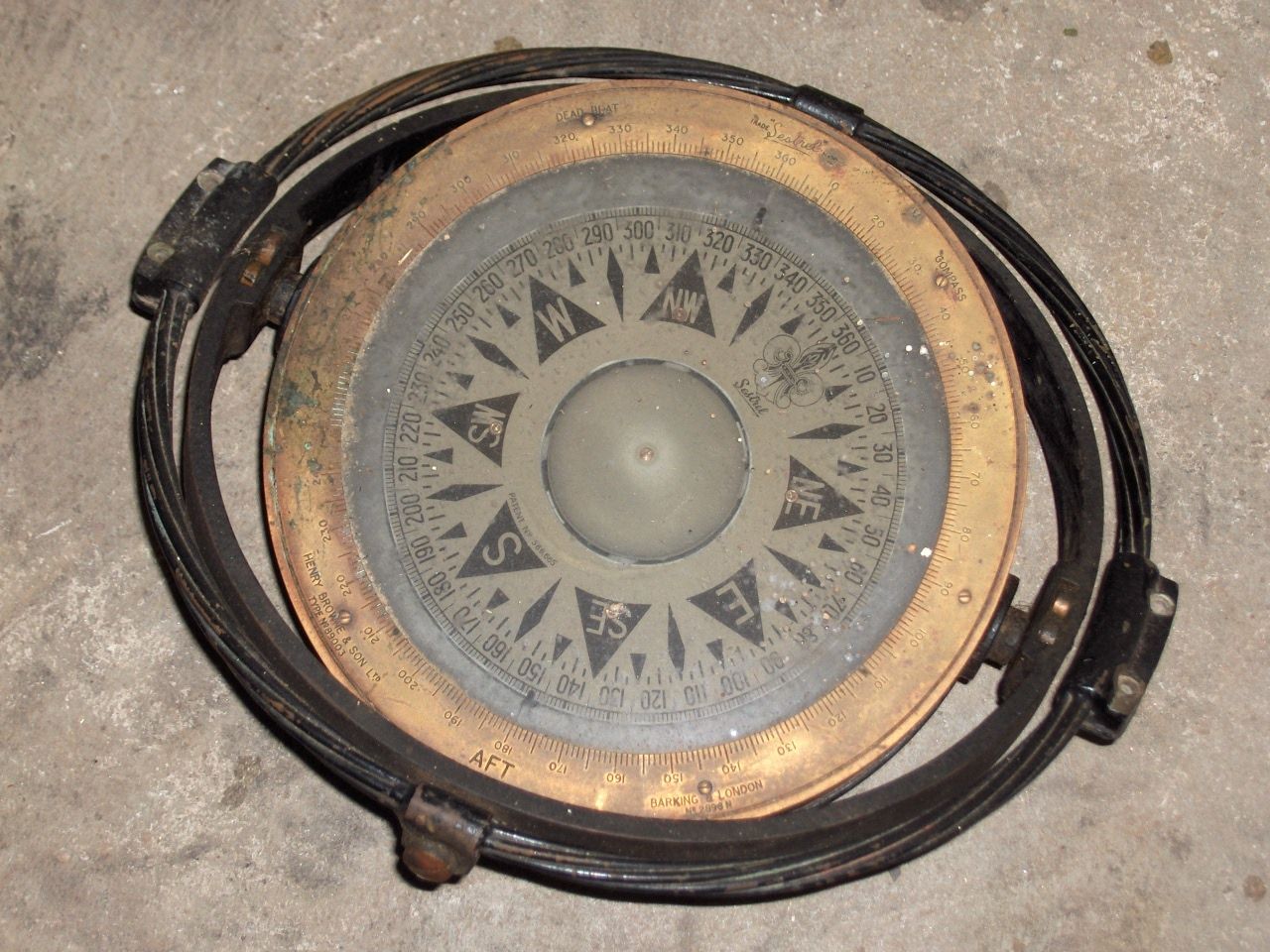 Bonhams Cars : A ship's binacle compass, 10in bezel