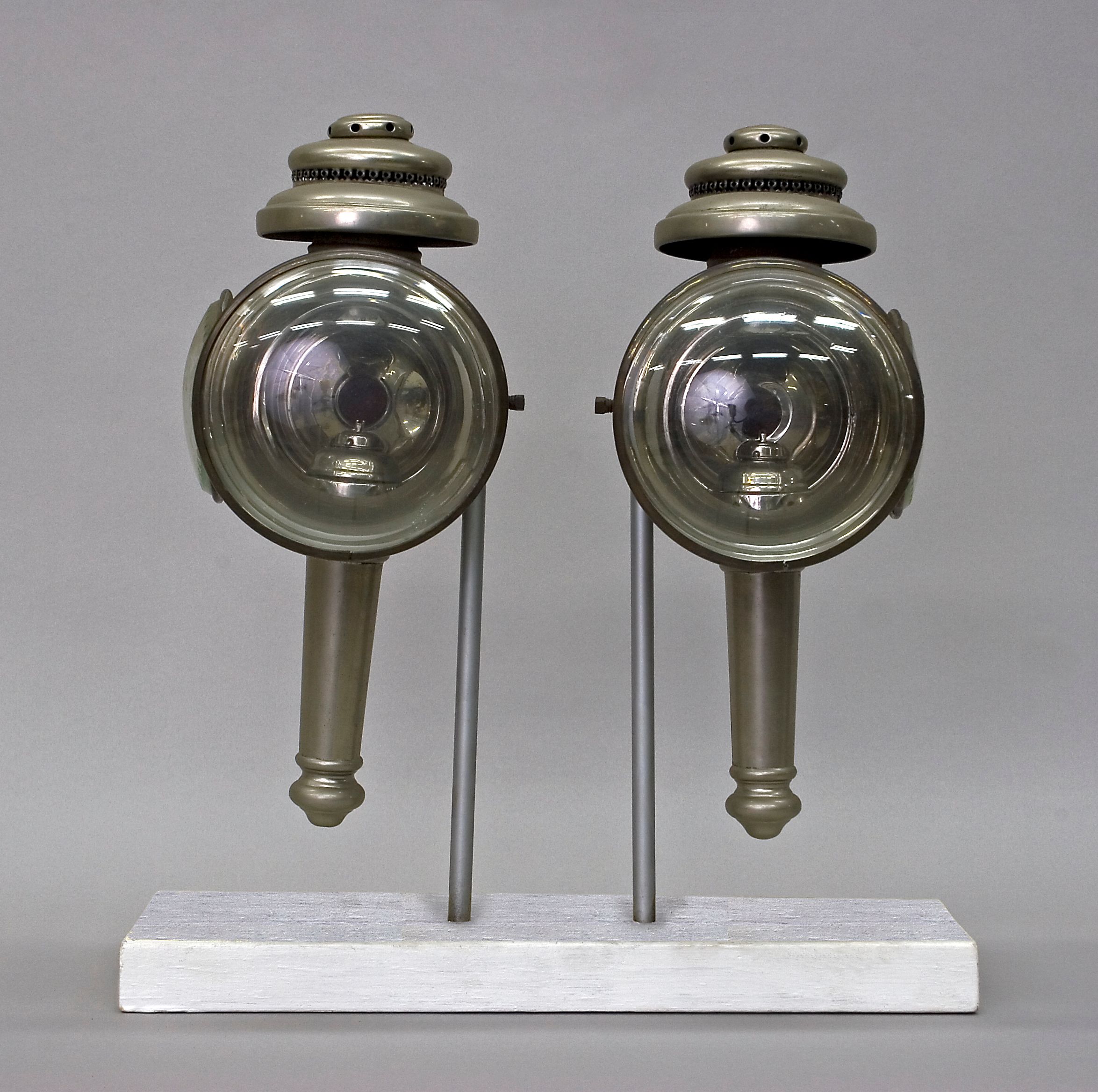 Bonhams Cars : A pair of oil illuminated coach lamps, circa 1890, each ...