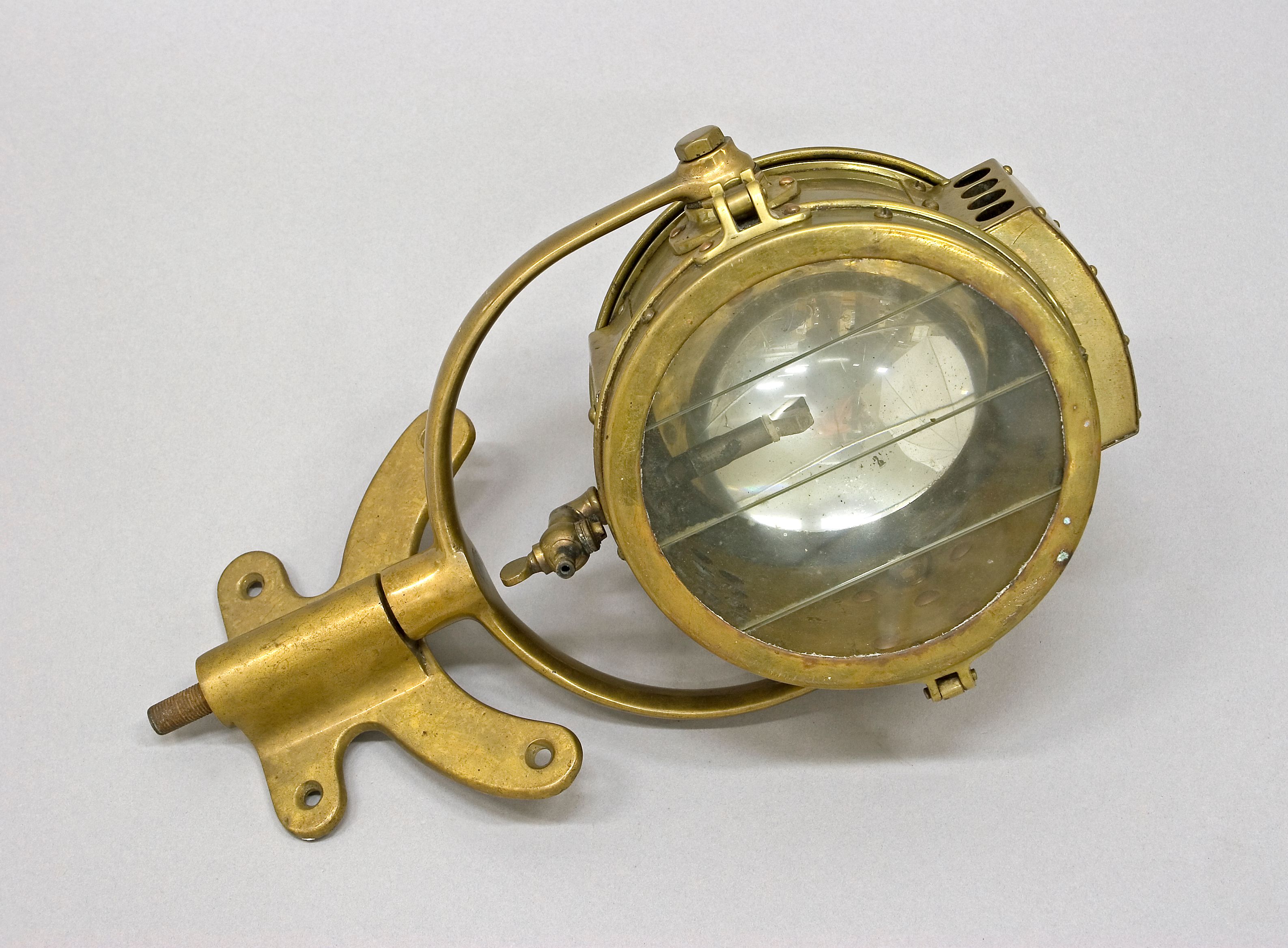 Bonhams Cars : A good Rushmore searchlight, 6in diameter