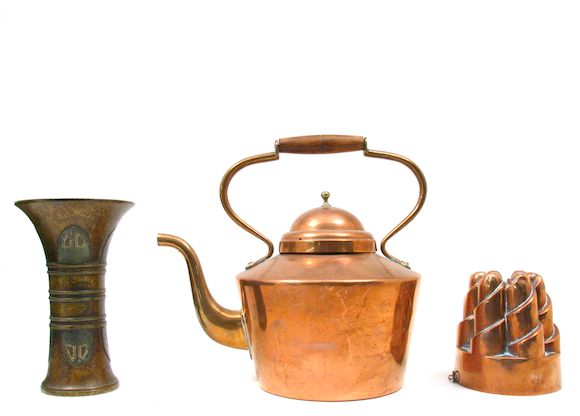 Bonhams : An assorted group of brass, copper and metalware objects