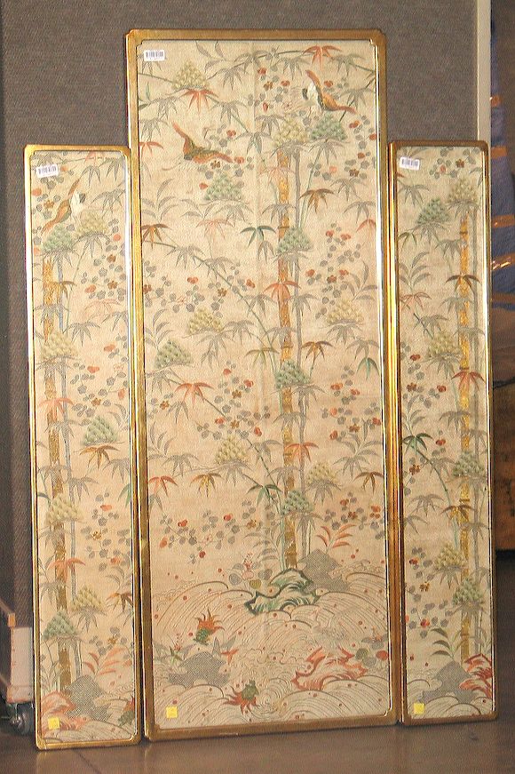 Bonhams : Three Japanese embroidered silk panels
