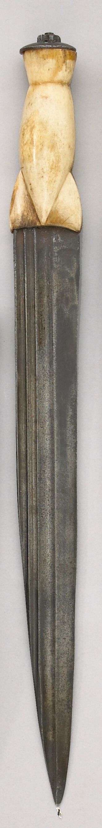 Bonhams : An early bone-hilted Scottish dirk, 17th century