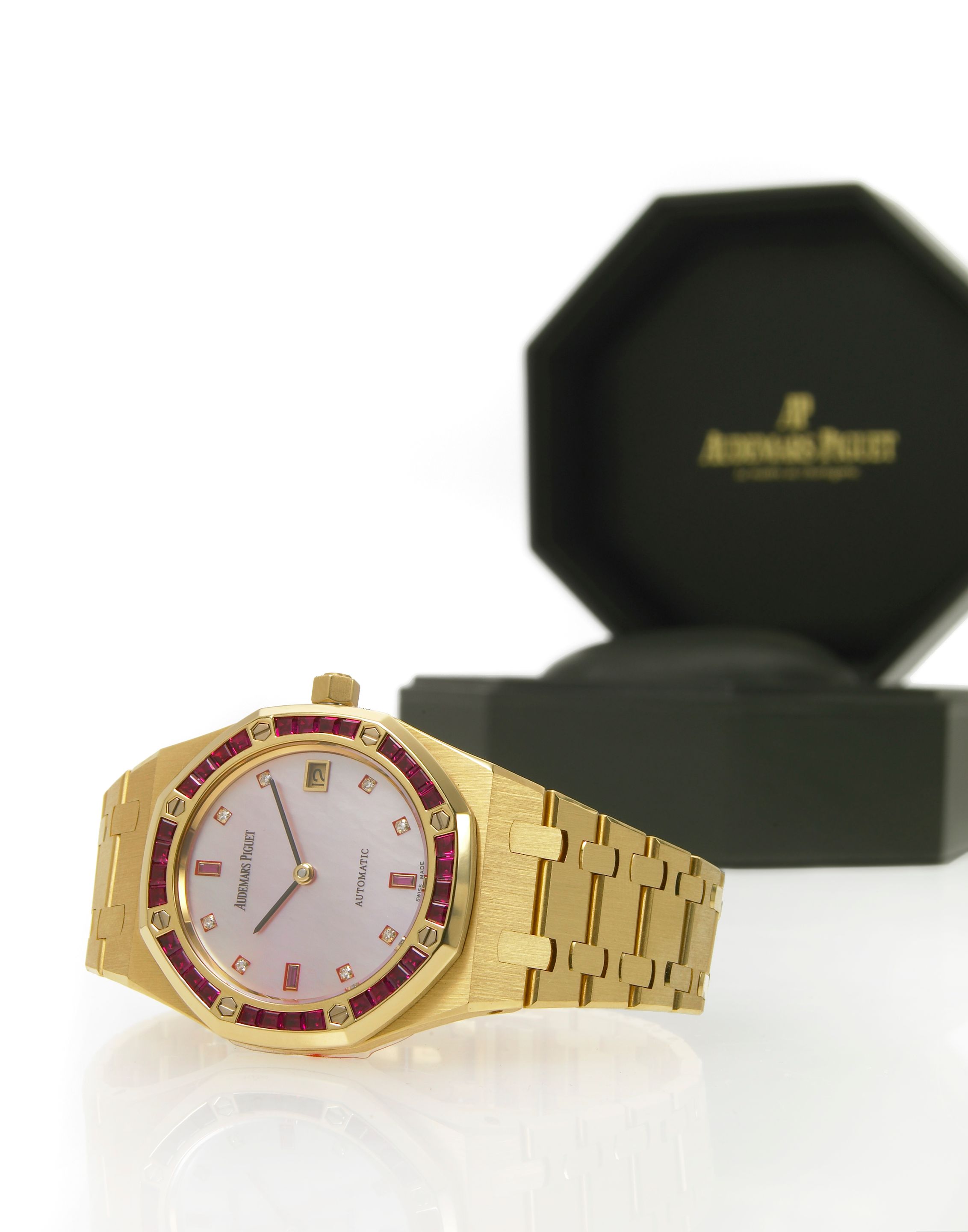 Audemars Piguet. A fine and unusual 18k gold self-winding calendar ...