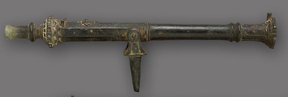 Bonhams : A Malaysian bronze lantaka