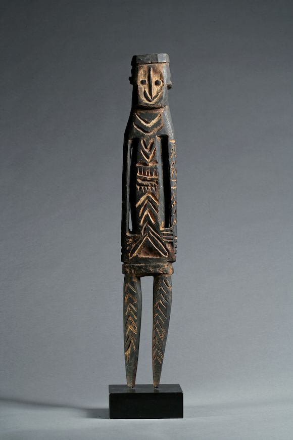Bonhams : A Papuan Gulf figure
