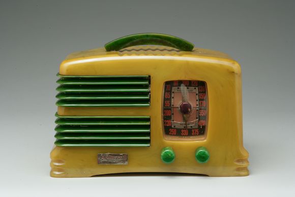 Bonhams : Symphony Split Grille 1939 Onyx case with emerald green knobs ...