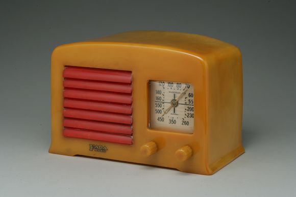 Bonhams : Fada 53X 1938 Yellow case with matching knobs and red ...