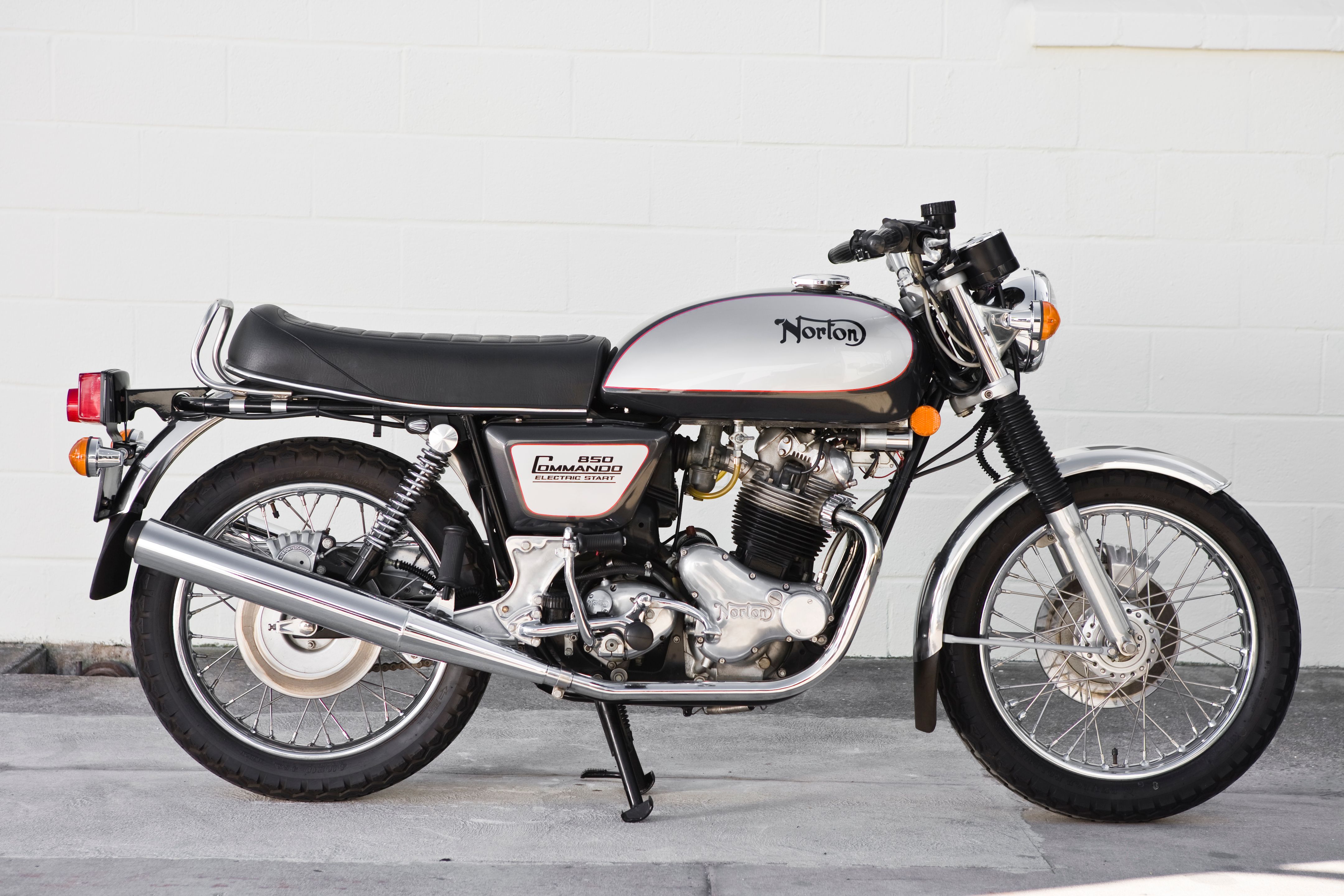 1975 Norton Commando 850 Roadster Frame no. 325459 Engine no. 325459 ...