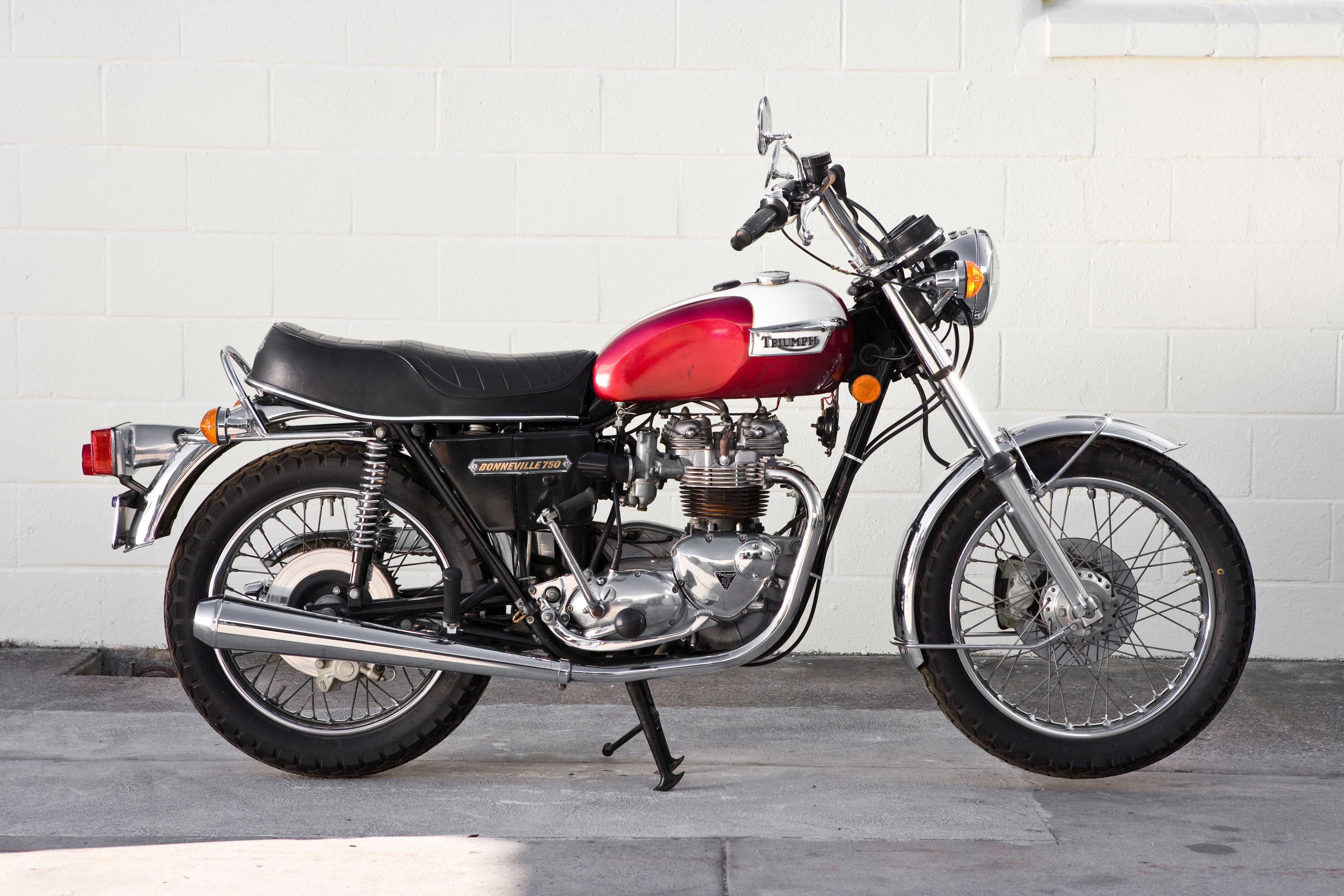Bonhams Cars : 1976 Triumph 750cc T140V Bonneville Engine no. T140VXN66139