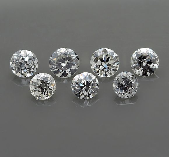 Bonhams : A collection of unmounted diamonds