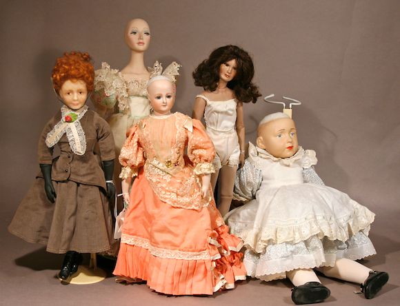 Bonhams : Grouping of Reproduction dolls