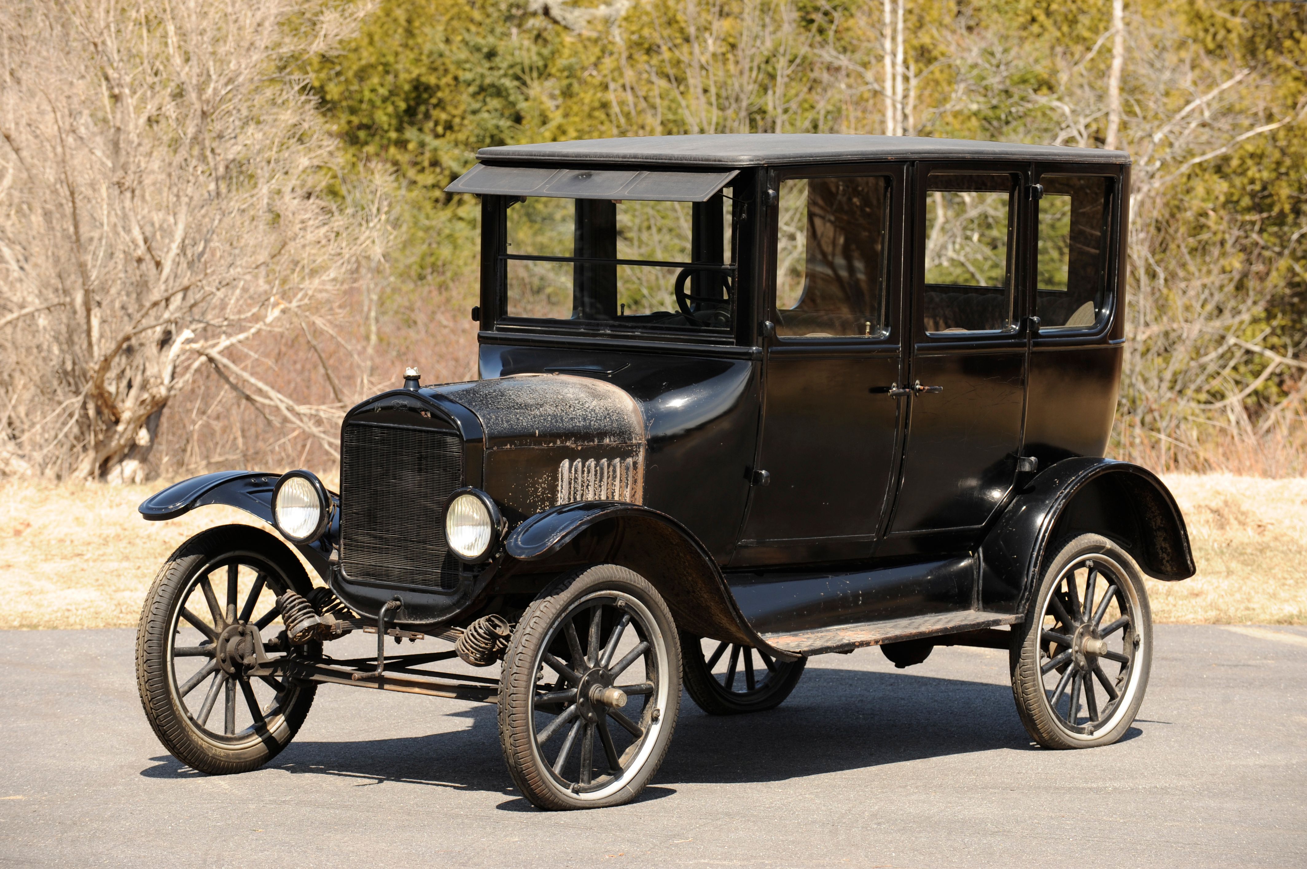 Bonhams Cars : 1924 Ford Model T Fordor Sedan Engine no. 212803