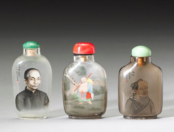 Bonhams : Three inside-painted snuff bottles