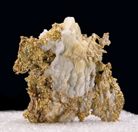 Bonhams : Crystallized gold on quartz matrix