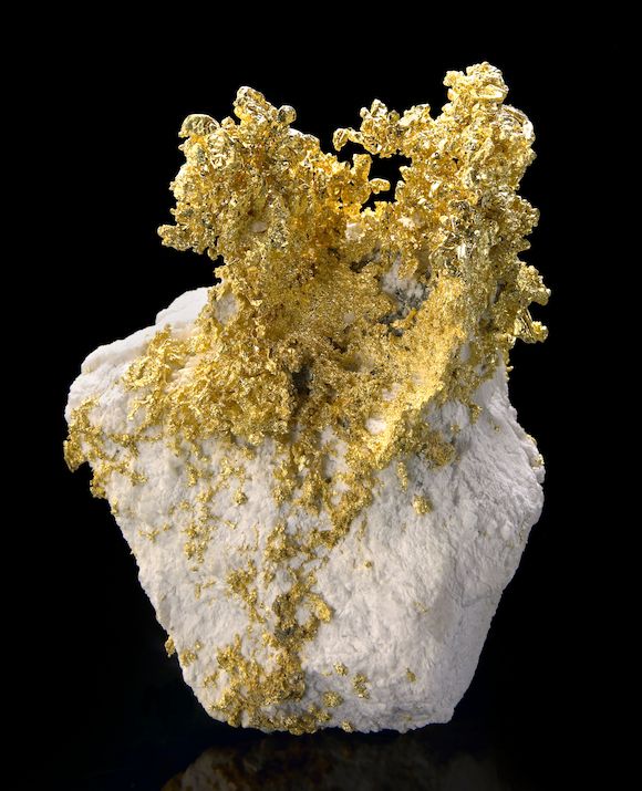 Bonhams : Iconic Gold-in-Quartz Specimen