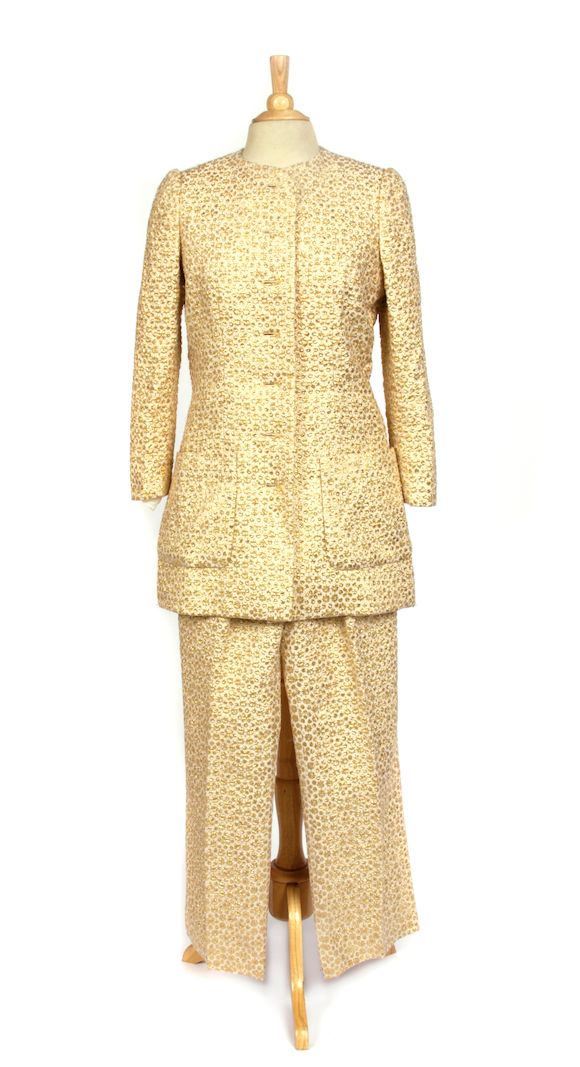 Bonhams : A collection of ethnographic textiles and ladies clothing
