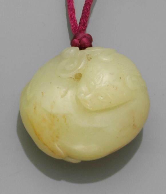 Bonhams : A yellow jade toggle