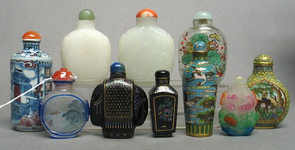 Bonhams : A group of ten snuff bottles