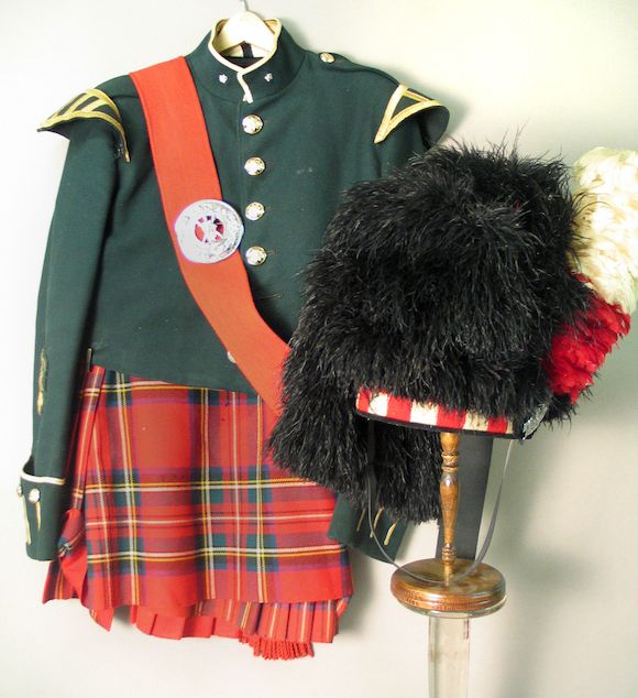 Bonhams : A complete uniform for a piper of the Glasgow Highlanders