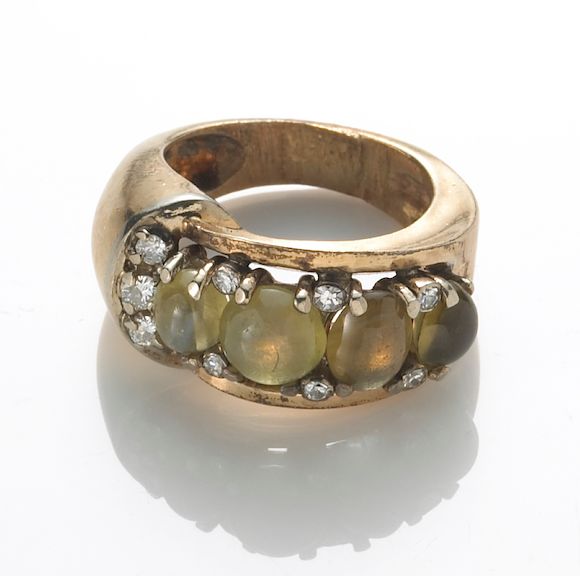 Bonhams : A cat's eye chrysoberyl, diamond and 14k gold ring