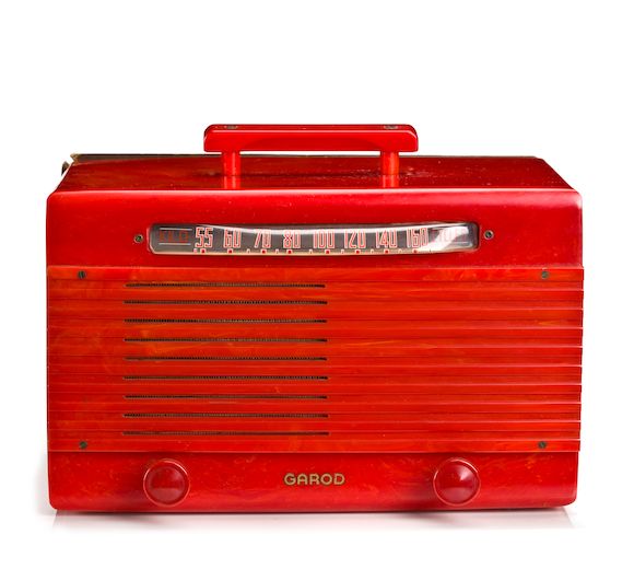 Bonhams : A Garod cherry red 6AU1 Commander Wraparound radio circa 1945