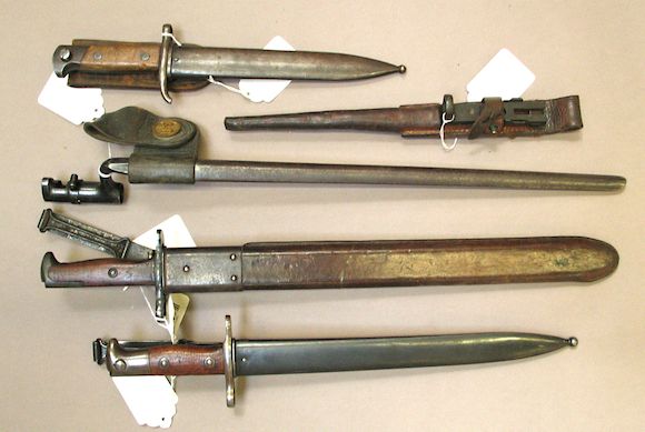 Bonhams : A lot of Five American bayonets